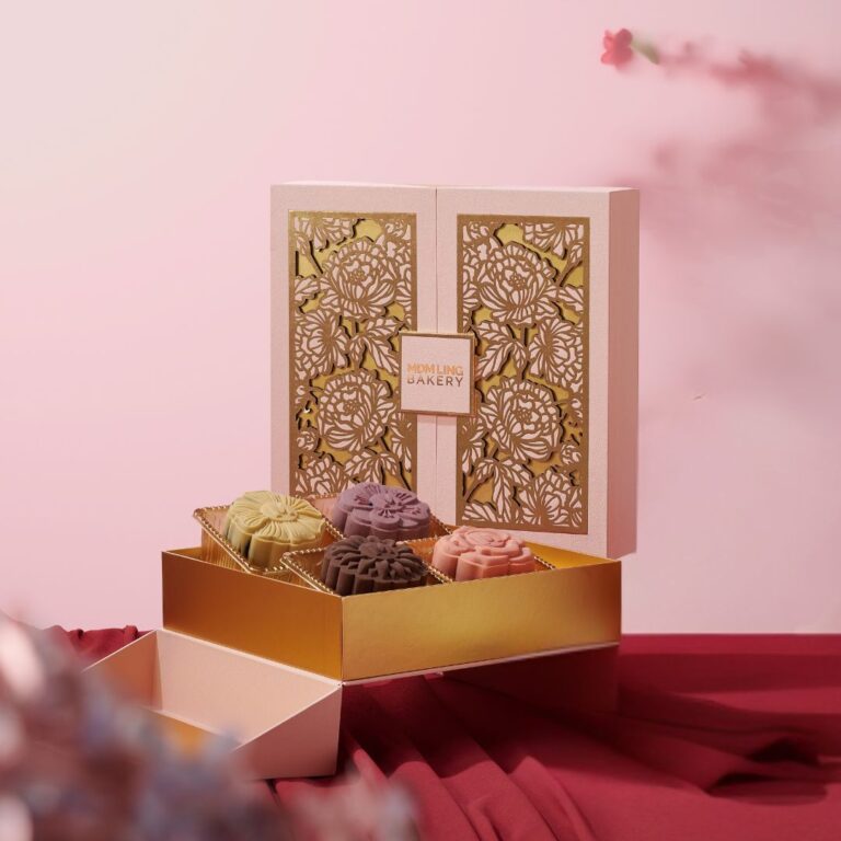 Celestial Royale Box (Traditional/Assorted Mooncakes) - Mdm Ling Bakery